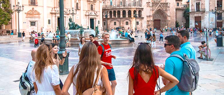 A Guide to Make the Most of Your Guided Tour - Immihelp